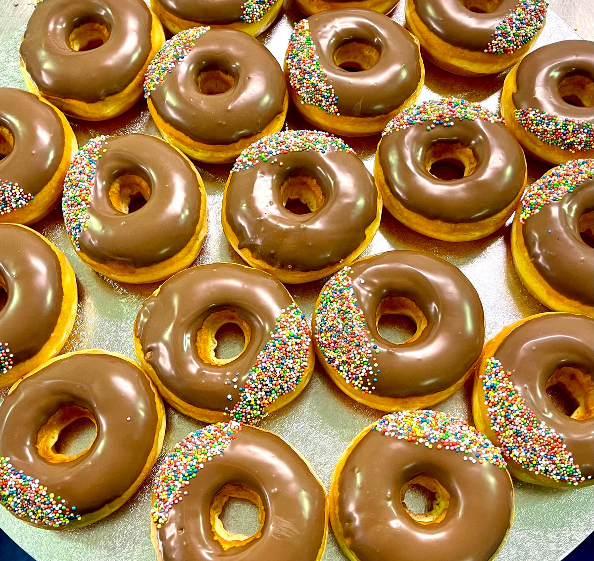 40 Customisable Mini Iced Donuts – My Donut Box